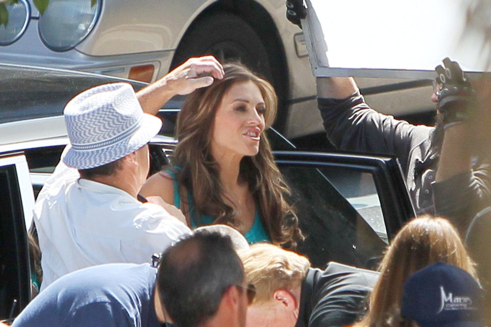 Elizabeth Hurley Picture 43 - Shooting Scenes for The New TV Movie ...