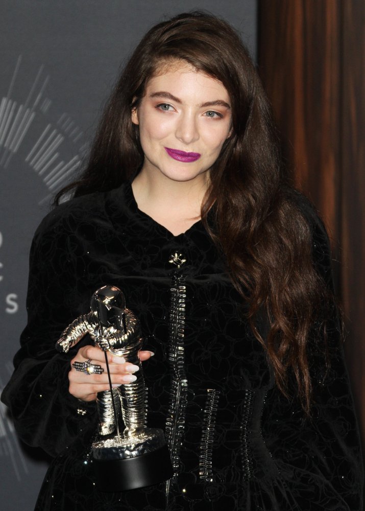 Lorde Picture 54 - Lorde Performing