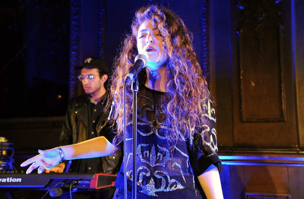 Lorde Picture 2 - Lorde Performing Live at A Showcase