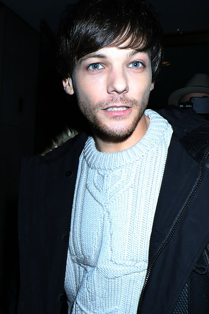 Louis Tomlinson Pictures, Latest News, Videos.