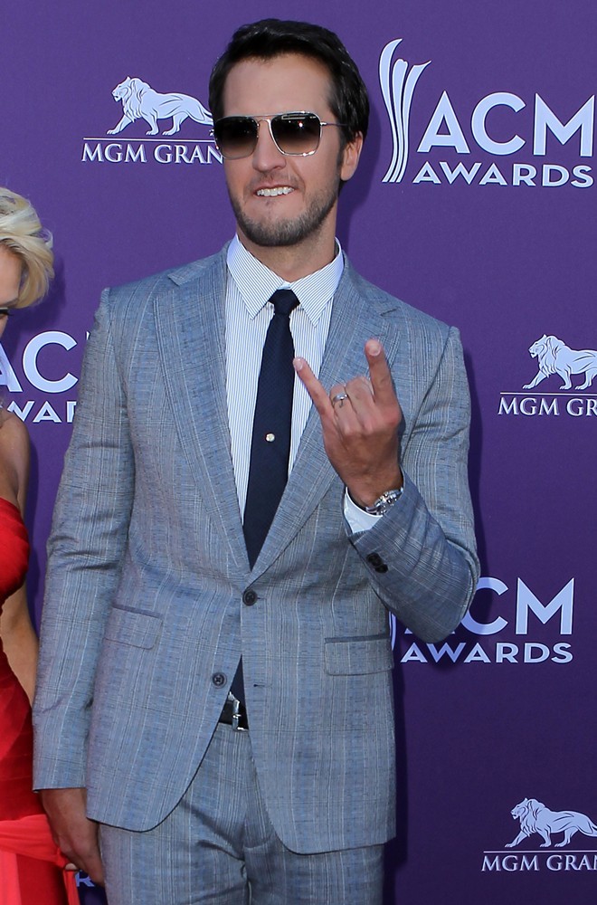 Luke Bryan Picture 22 - 2012 ACM Awards - Arrivals