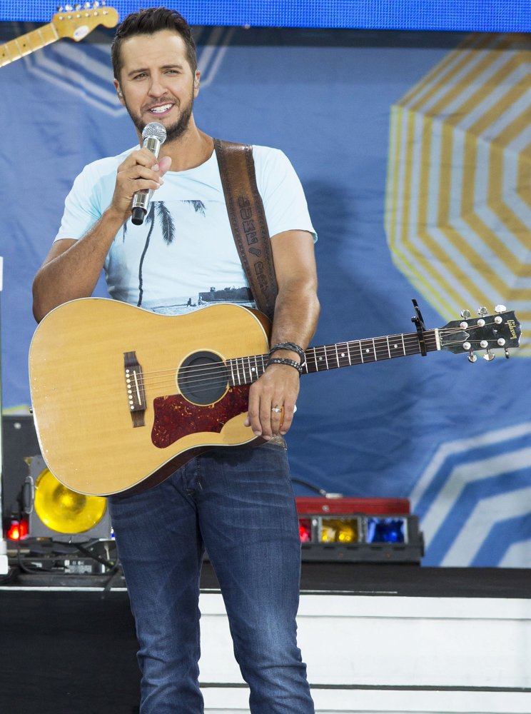 Luke Bryan Picture 186 - Fashion Rocks 2014 - Red Carpet Arrivals