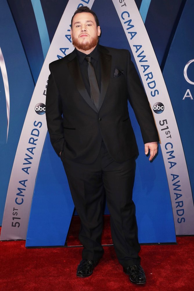 Luke Combs Pictures, Latest News, Videos.