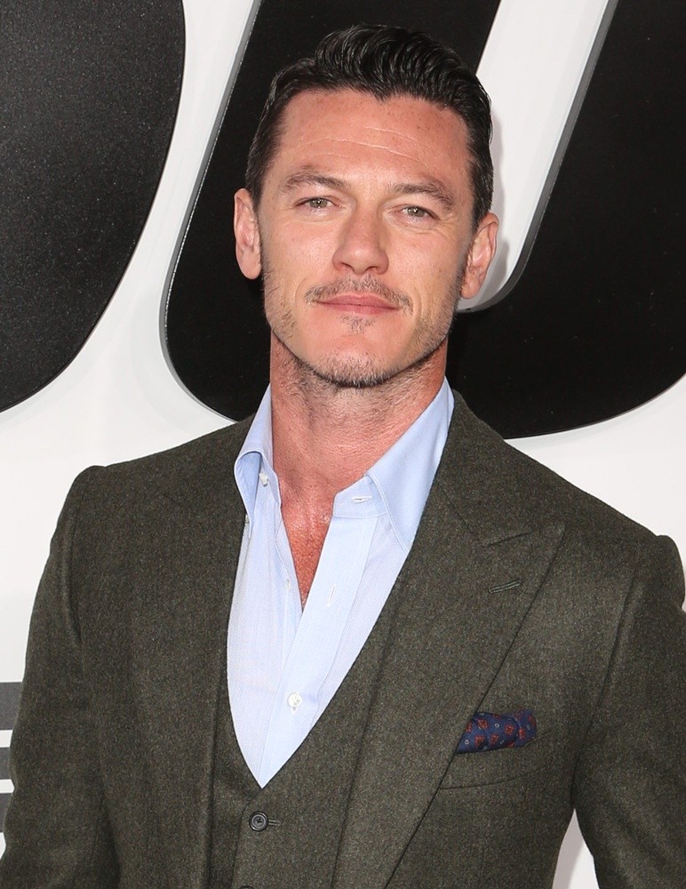 Luke Evans Picture 85 - ELLE Style Awards 2015 - Arrivals