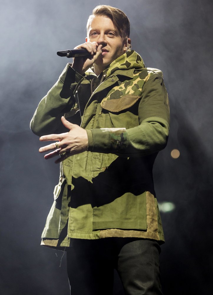 Macklemore Picture 86 - Macklemore and Ryan Lewis Perform Live in Concert