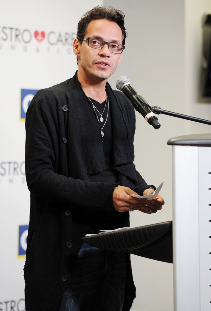 Marc Anthony Picture 1 - Marc Anthony Presents A Check to The Maestro ...
