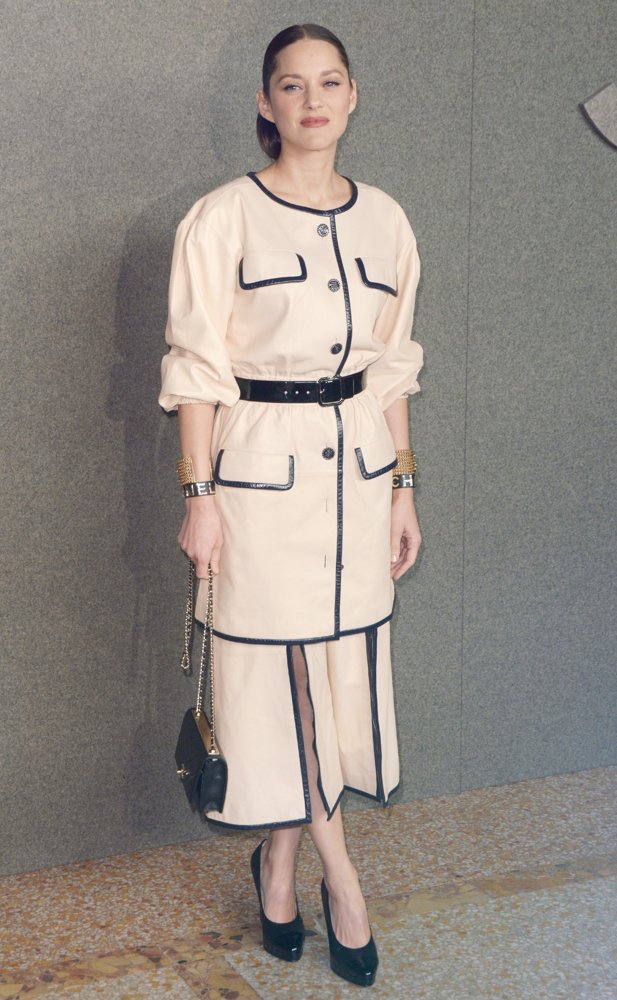 marion-cotillard Picture 1 - Chanel Metiers d'Art Show - Red Carpet ...