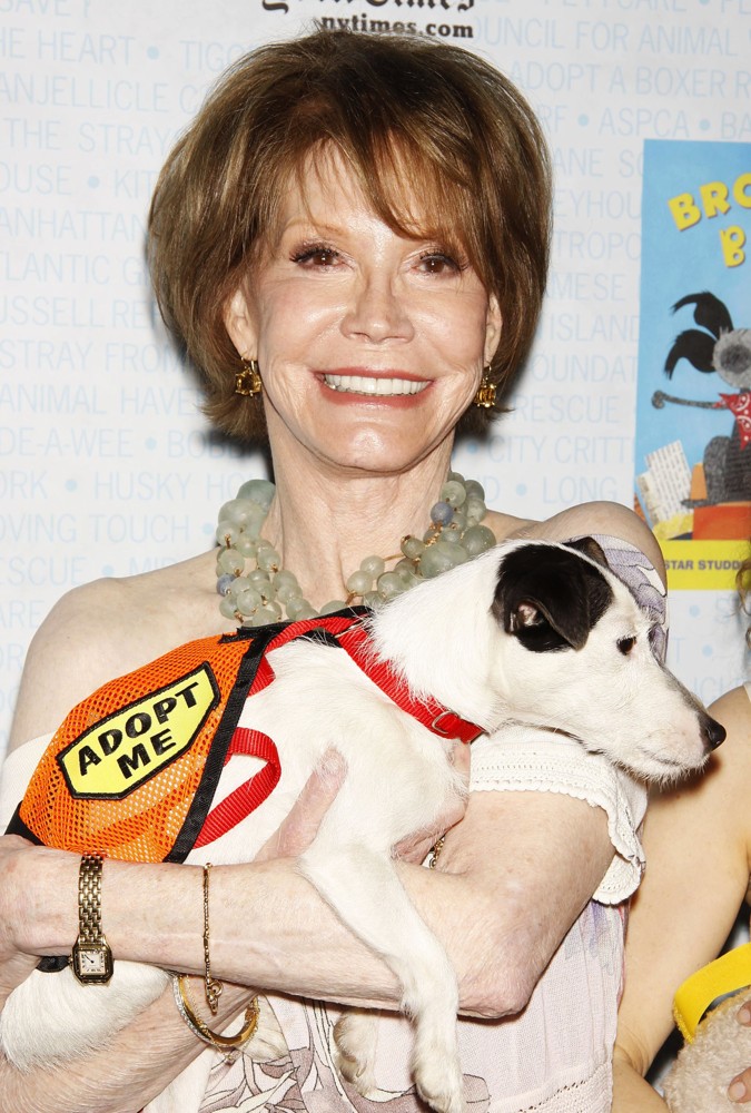 Mary Tyler Moore Picture 2 - 60th Primetime EMMY Awards - Arrivals