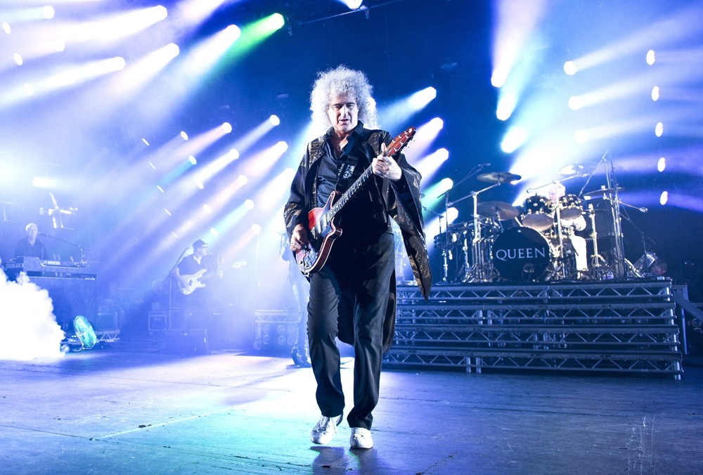 brian-may Picture 1 - Queen and Adam Lambert Performing Live