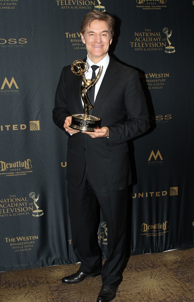 dr-mehmet-oz Picture 1 - 43rd Annual Daytime Emmy Awards - Press Room