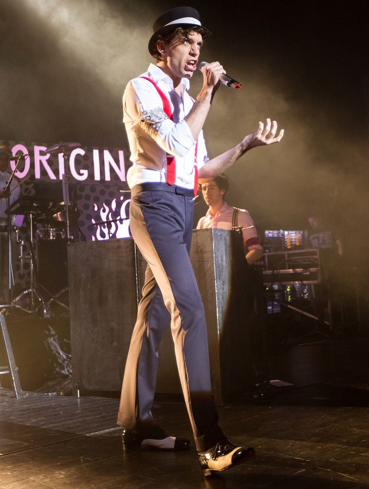 mika Picture 1 - Mika Performing Live