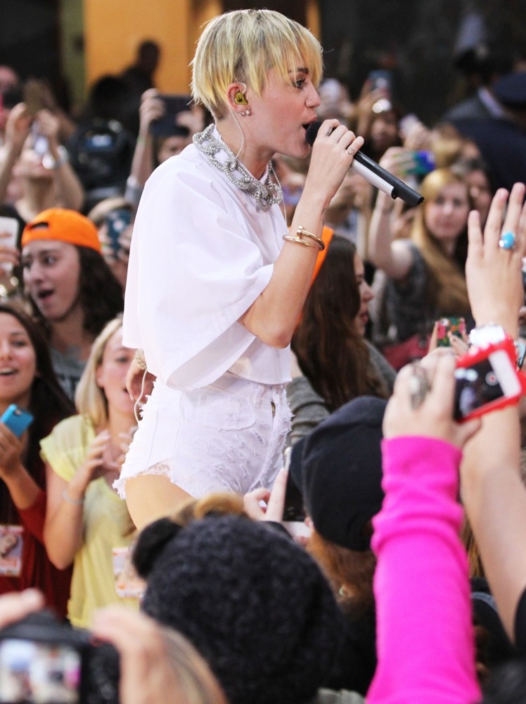 Miley Cyrus Picture 602 Miley Cyrus Performs On The Today Show As