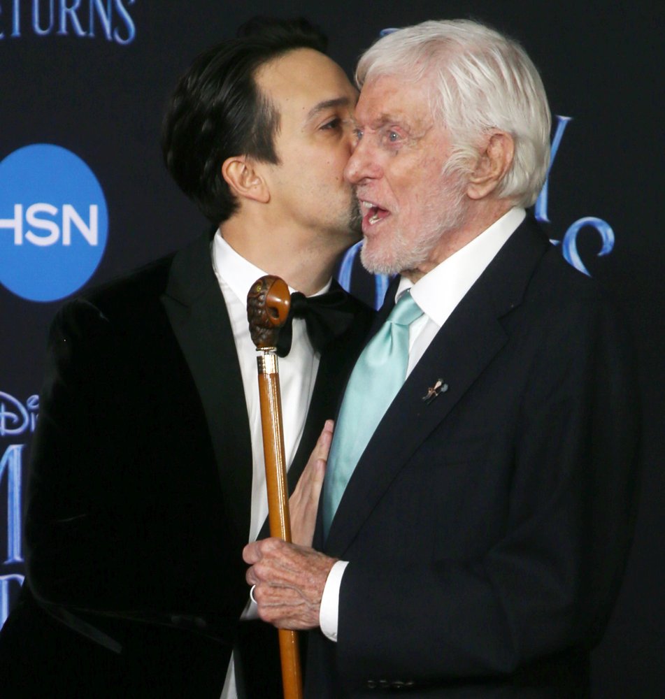 Lin-Manuel Miranda Picture 1 - Mary Poppins Returns Premiere - Arrivals