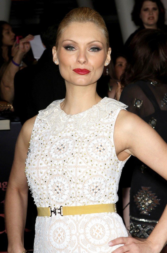 MyAnna Buring Picture 7 - The Twilight Saga's Breaking Dawn Part I ...