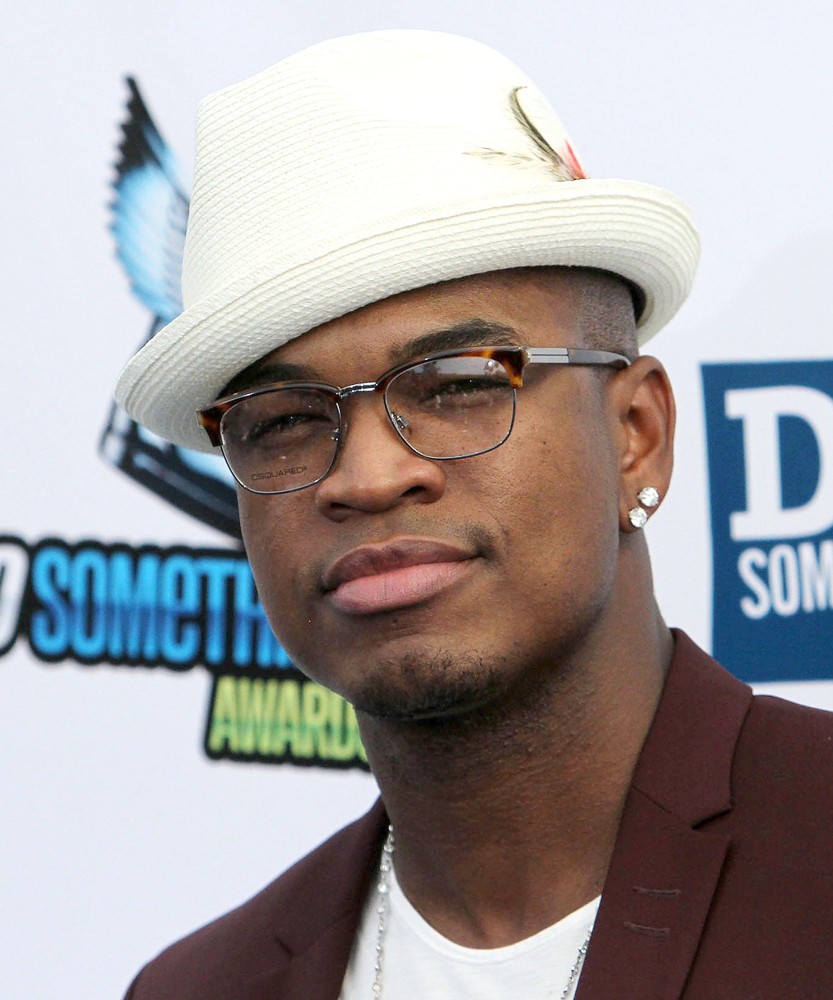 Ne Yo Picture 1 The And Vh1s 2012 Do Something Awards