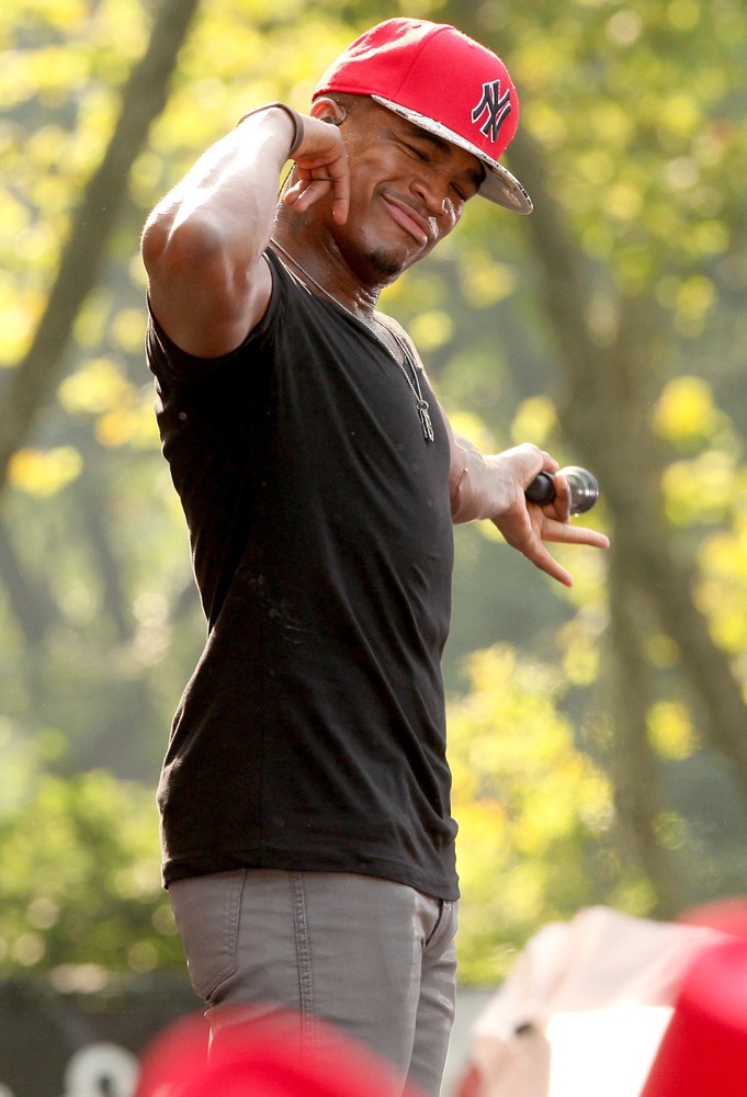 Ne-Yo Picture 1 - Ne-Yo Performs Live as Part of Good Morning America's ...