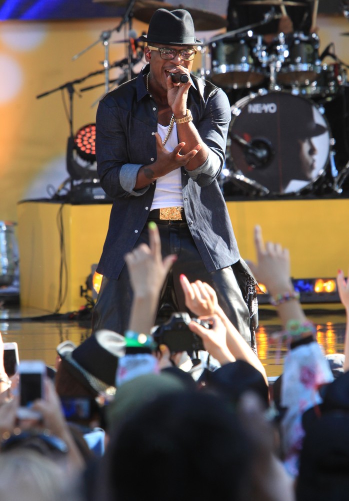 Ne-Yo Picture 1 - Ne-Yo Performs Live as Part of GMA's Summer Concert ...