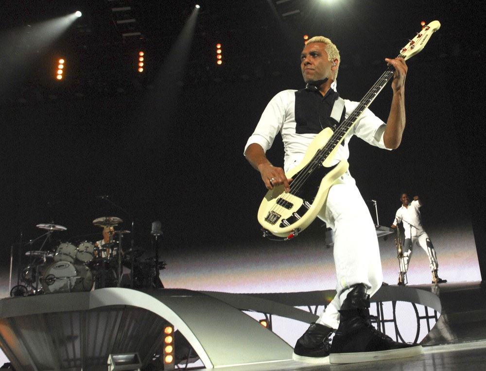 Adrian Young Picture 4 - No Doubt Performing in Concert