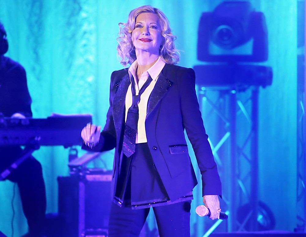 Olivia Newton-John Picture 1 - Olivia Newton-John Performing Live on Stage