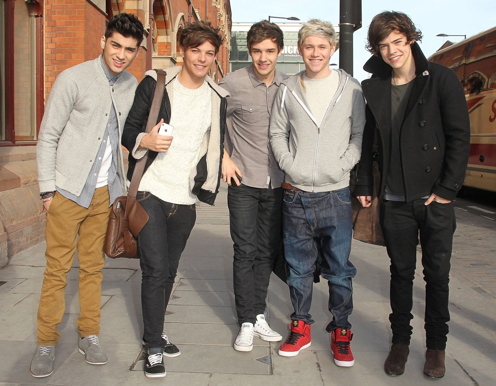 one-direction Picture 1 - One Direction at St. Pancras Station