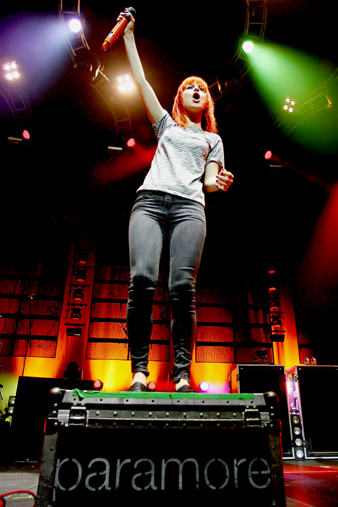 Paramore Picture 1 - Paramore Performing Live in Concert at ...