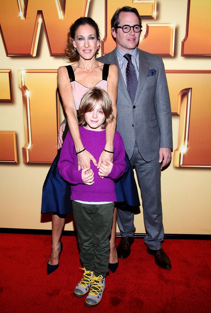 Sarah Jessica Parker Takes Family to Check Out Sleeping Tilda Swinton ...