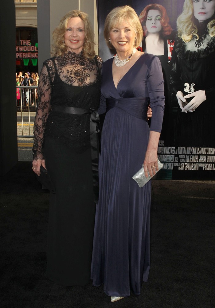 lu parker Picture 1 - Dark Shadows Premiere