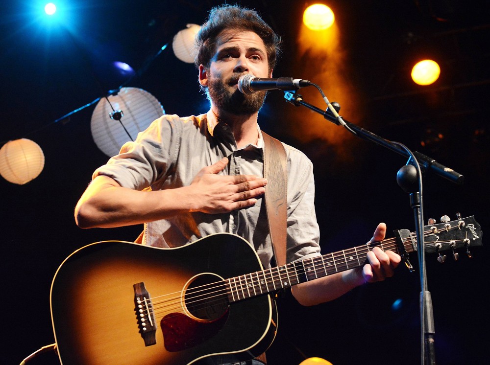 Passenger Picture 1 - Passenger Performing Live