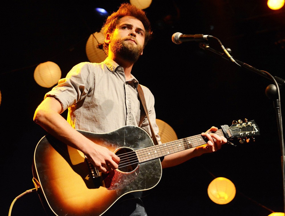 Passenger Picture 1 - Passenger Performing Live
