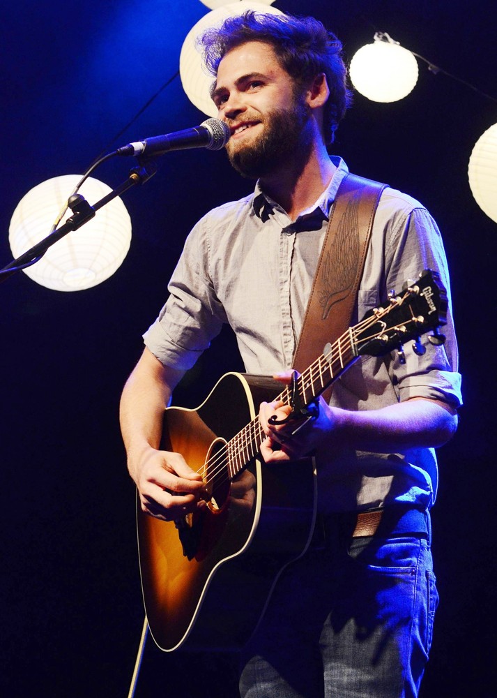 Passenger Picture 1 - Passenger Performing Live