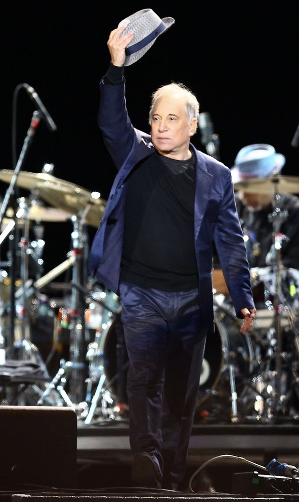 paul-simon Picture 1 - Paul Simon Performing Live Hard Rock Calling in ...