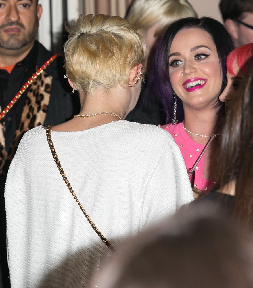 Katy Perry Pictures - Gallery 20 with High Quality Photos