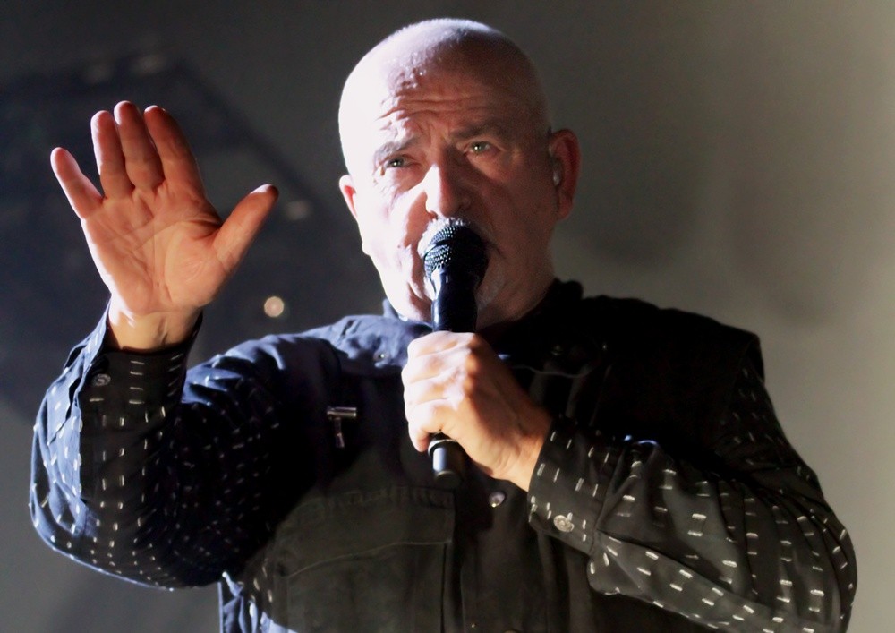 peter-gabriel Picture 1 - Peter Gabriel Performs Live on His Back to ...