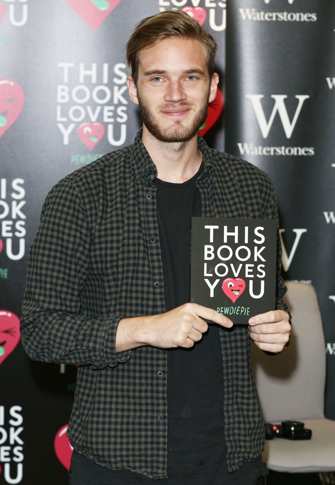 pewdiepie Picture 1 - PewDiePie Signs Copies of His Book This Book ...