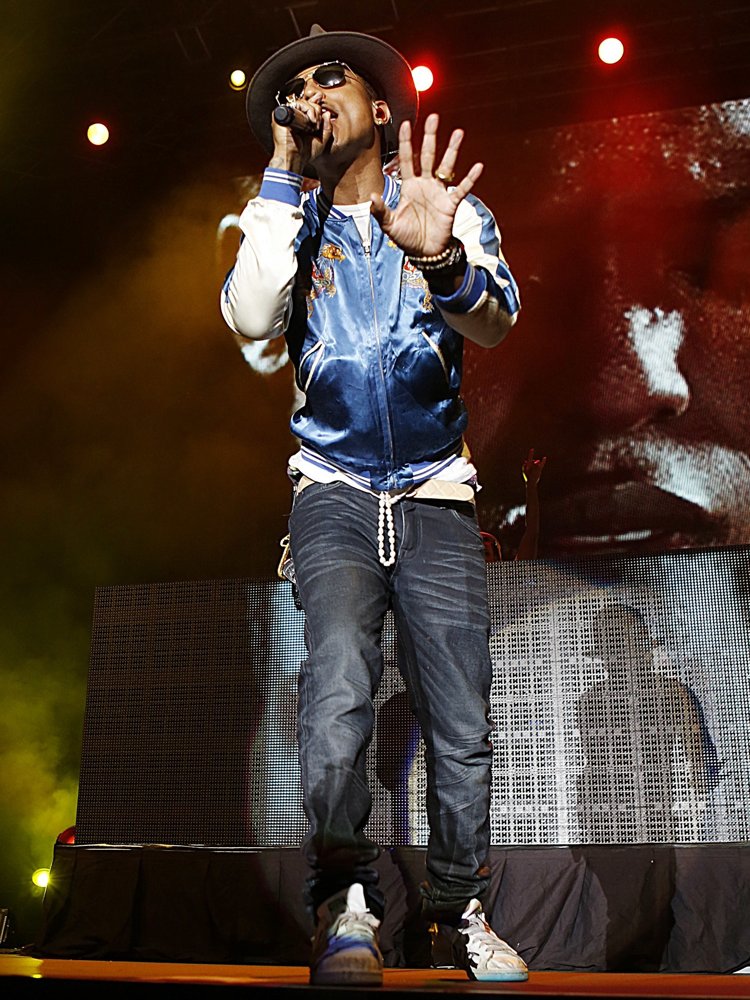pharrell-williams Picture 1 - Pharrell Williams Performing Live in Concert