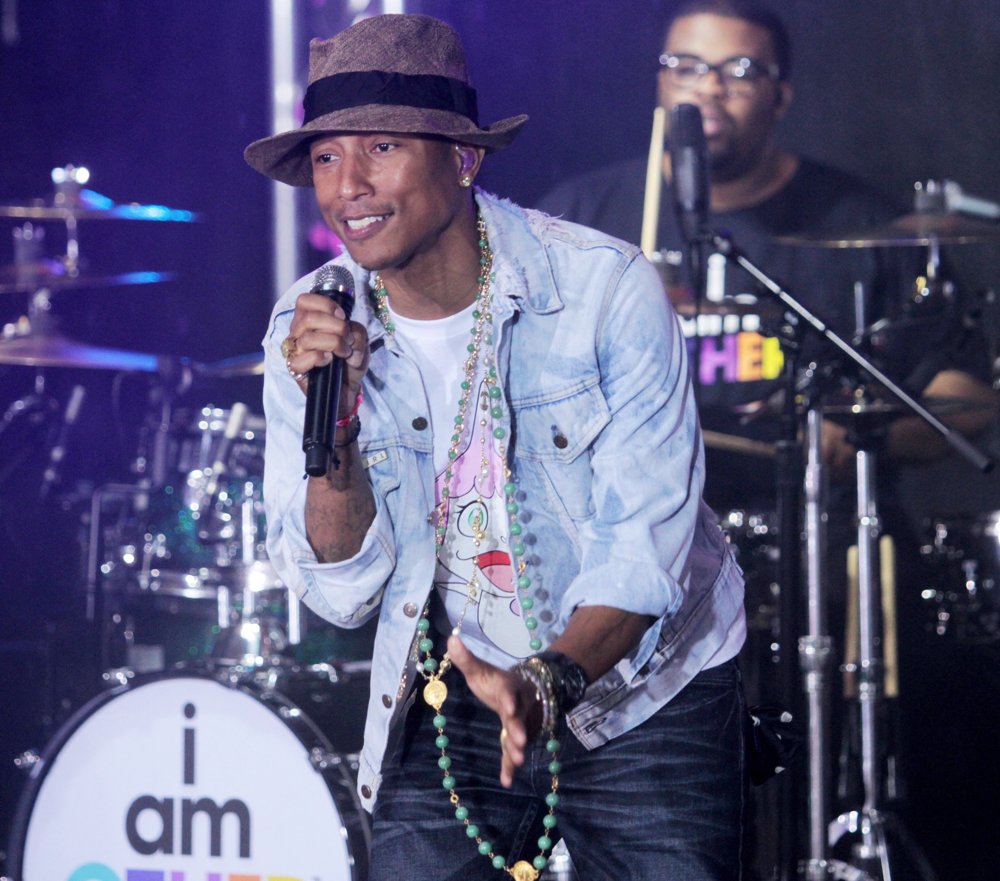 pharrell-williams Picture 1 - Pharrell Williams Performs Live on The ...