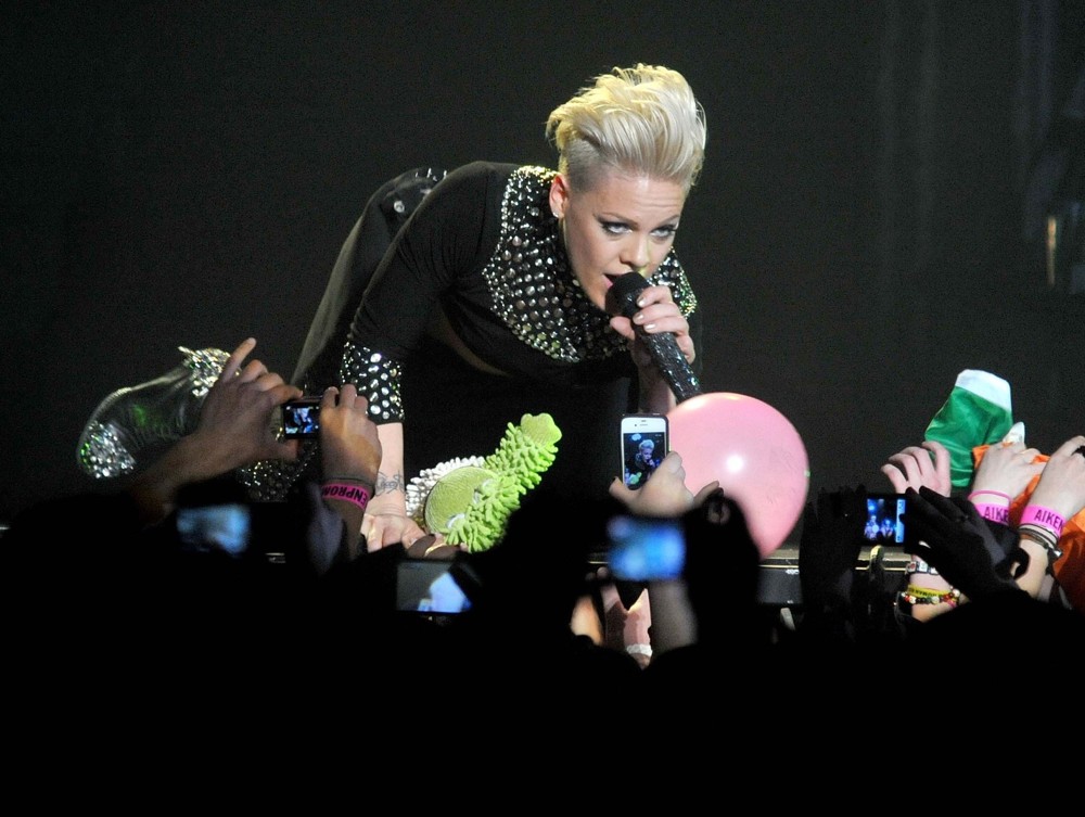 Pink Picture 194 - Pink Performing Live for The First Night of 2013 ...