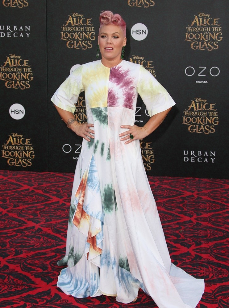 Premiere of Disney's Alice Through the Looking Glass - Picture 1