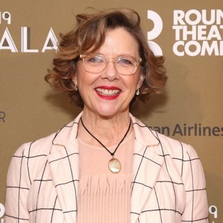 Annette Bening Picture 39 - 2017 Annual Artios Awards - Arrivals
