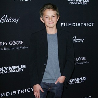 Finley Jacobsen Picture 1 - Los Angeles Premiere of Olympus Has Fallen