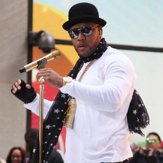 Flo Rida Picture 117 - The DoSomething.org and VH1's 2012 Do Something ...