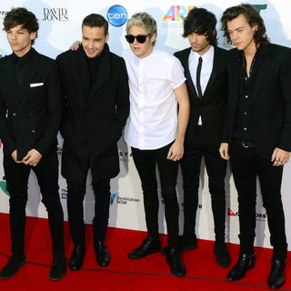 ARIA Awards 2014: Sia Wins Big, One Direction and 5SOS Are Among Performs