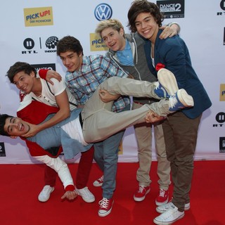 One Direction Picture 14 - GQ Men of The Year Awards 2011 - Arrivals