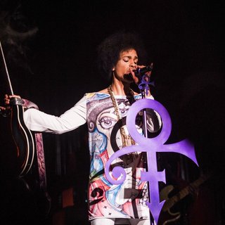 Prince Picture 752 - Prince Performs Live on The First Night of His UK ...
