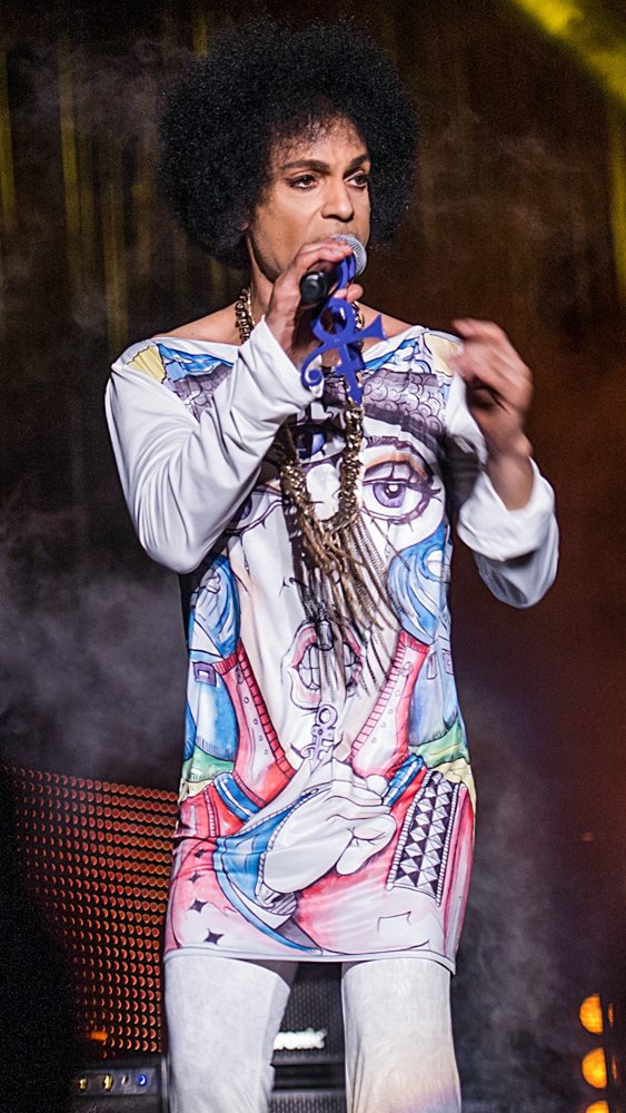 Prince Picture 766 - Prince Performs Live on The First Night of His UK ...