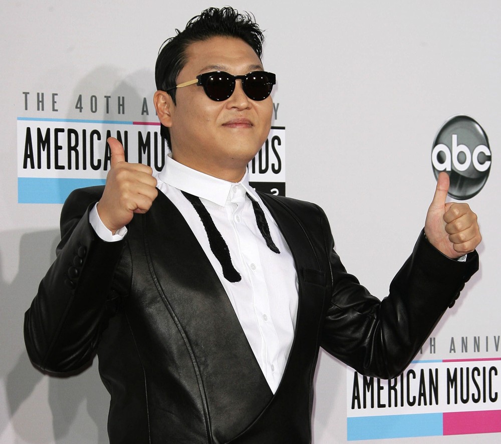 PSY Picture 1 - The 40th Anniversary American Music Awards - Arrivals