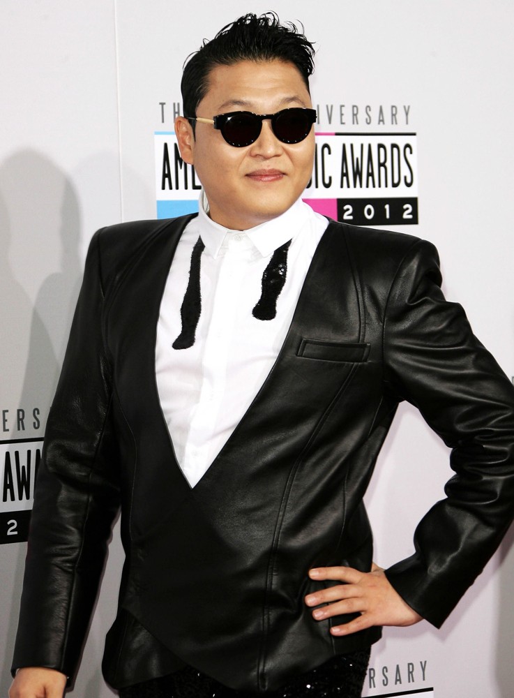 PSY Picture 1 - The 40th Anniversary American Music Awards - Arrivals