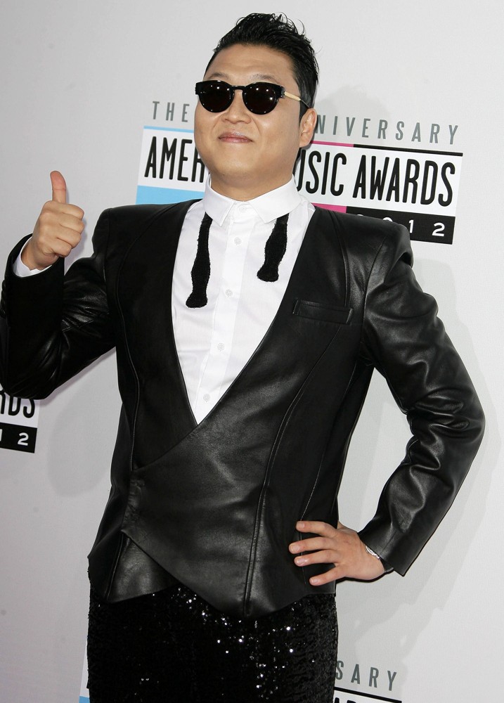 PSY Picture 1 - The 40th Anniversary American Music Awards - Arrivals