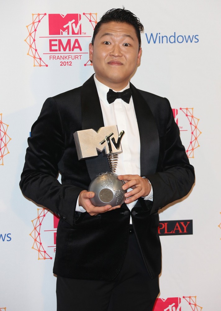 PSY Picture 60 - The 40th Anniversary American Music Awards - Arrivals