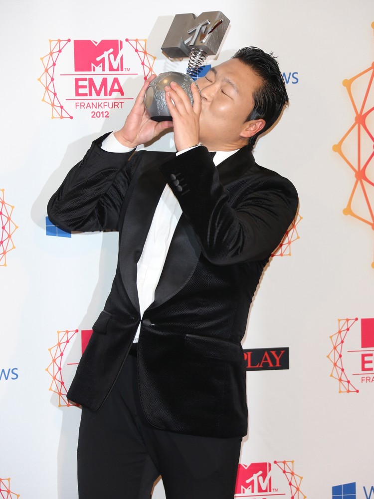 PSY Picture 60 - The 40th Anniversary American Music Awards - Arrivals